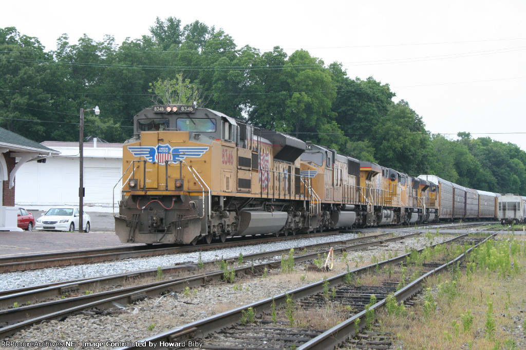 UP 8346 leads NS Train 225